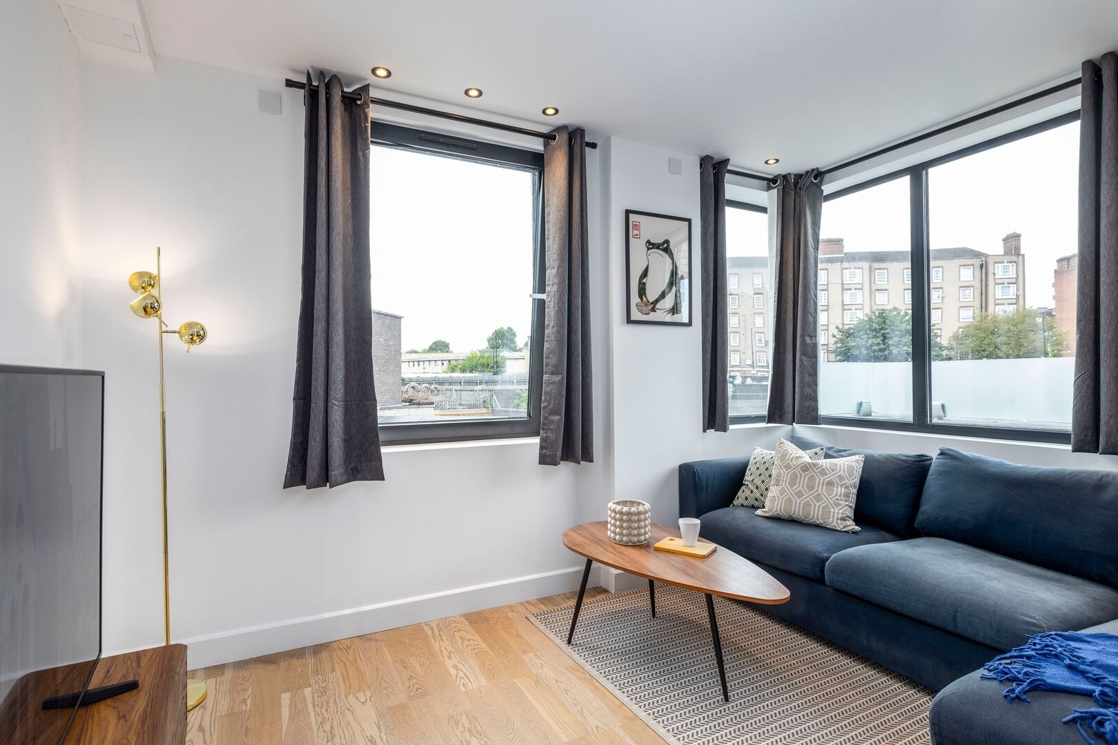 Modern Flat With Private Balcony | Lift Access - Marylebone
