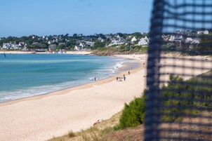 Apartamento Comfort, vista para a baía | Cofre no quarto, secretária, cortinas/cortinados opacos 