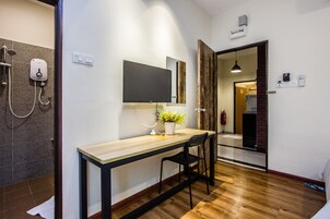 Quarto Duplo Deluxe, vista para o jardim | Wi-fi grátis, roupa de cama fornecida 