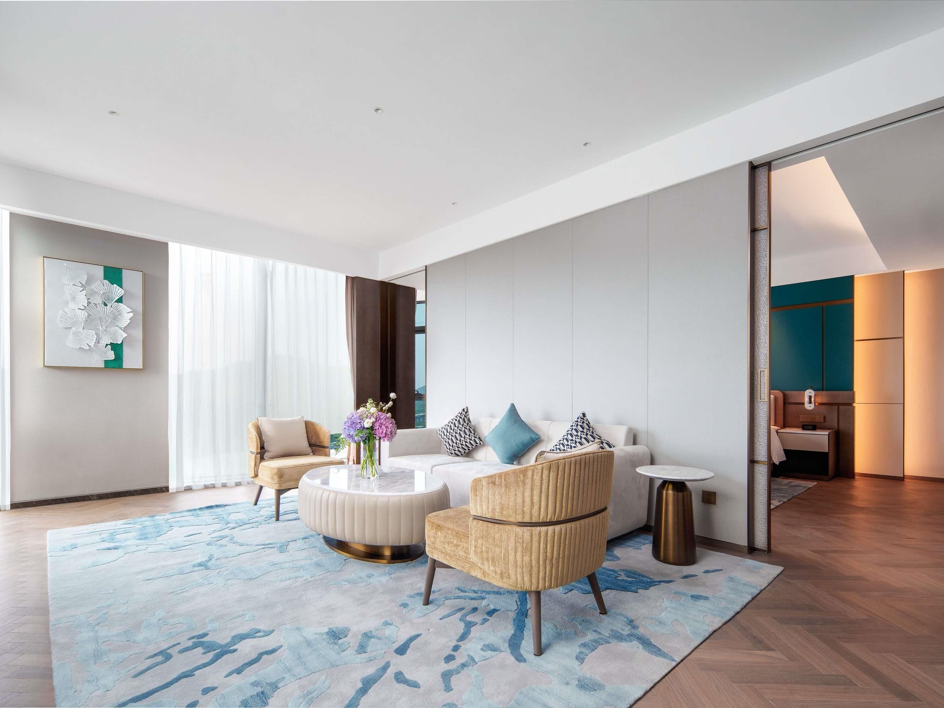 Suite Exclusiva, 1 cama king-size, acesso ao Club Lounge | Roupa de alta qualidade, edredões de penas, minibar, cofre no quarto 