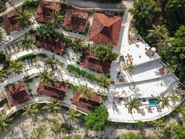 The Raja Lima - Bali