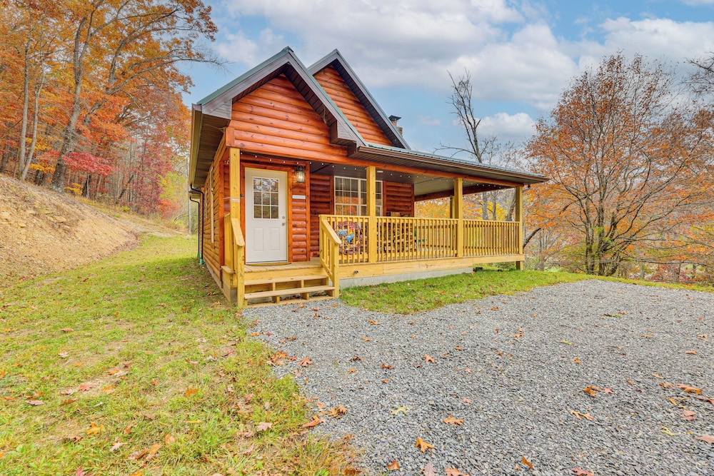 Hike & Fish: Marlinton Cabin W/ Fire Pit & Views! - West Virginia
