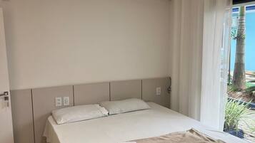 Quarto Duplo Deluxe | Secretária adequada para computadores portáteis, Wi-fi grátis