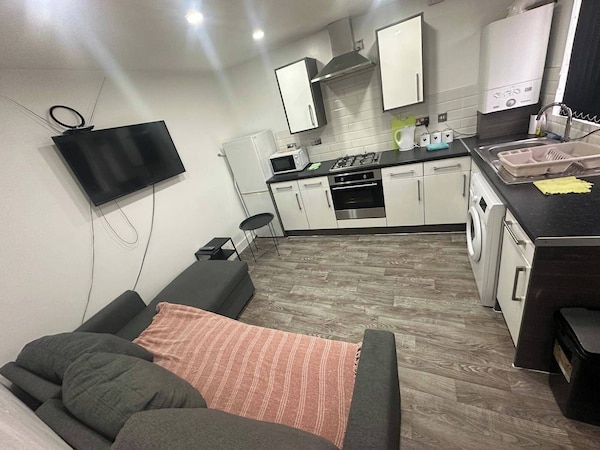 Cardiff Cathedral Apartment - Cardiff