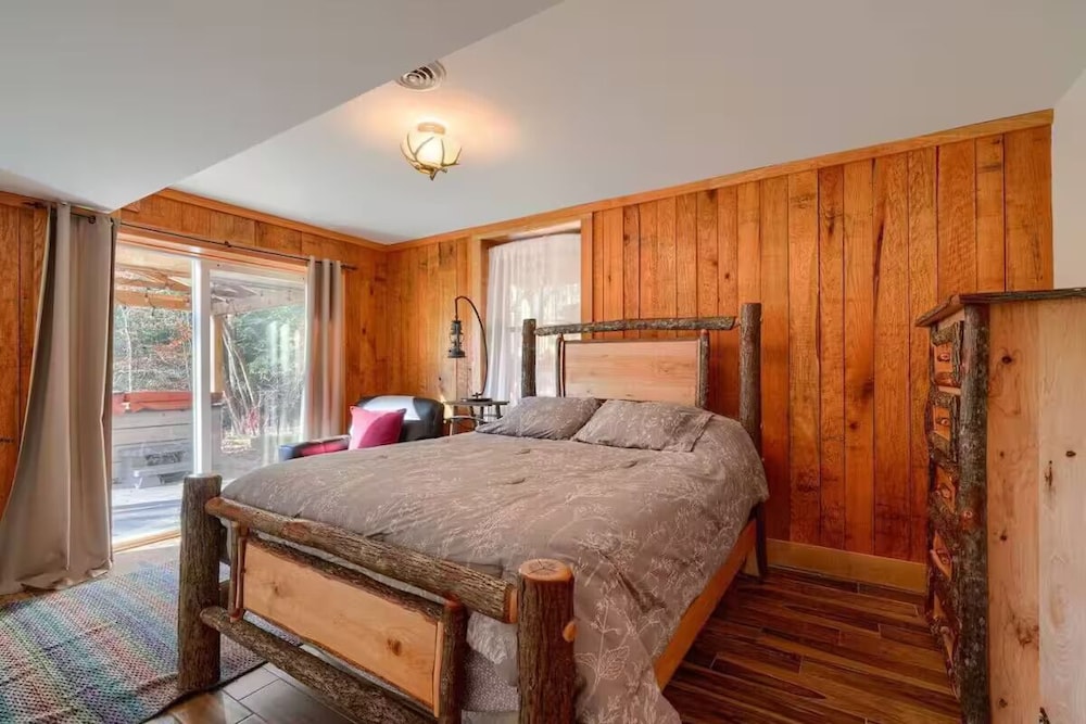 Moore Hollow Cabin in the Heart of Hocking Hills-Cozy, peaceful ...