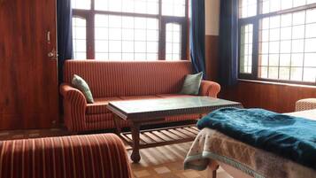 Villa Económica, varanda, vista para a montanha | 3 quartos, Wi-fi grátis, roupa de cama fornecida
