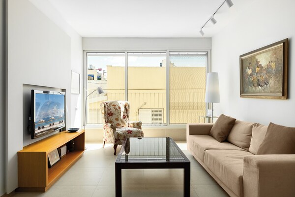 Chic Bright Urban Escape By Sea N' Rent - Tel Aviv