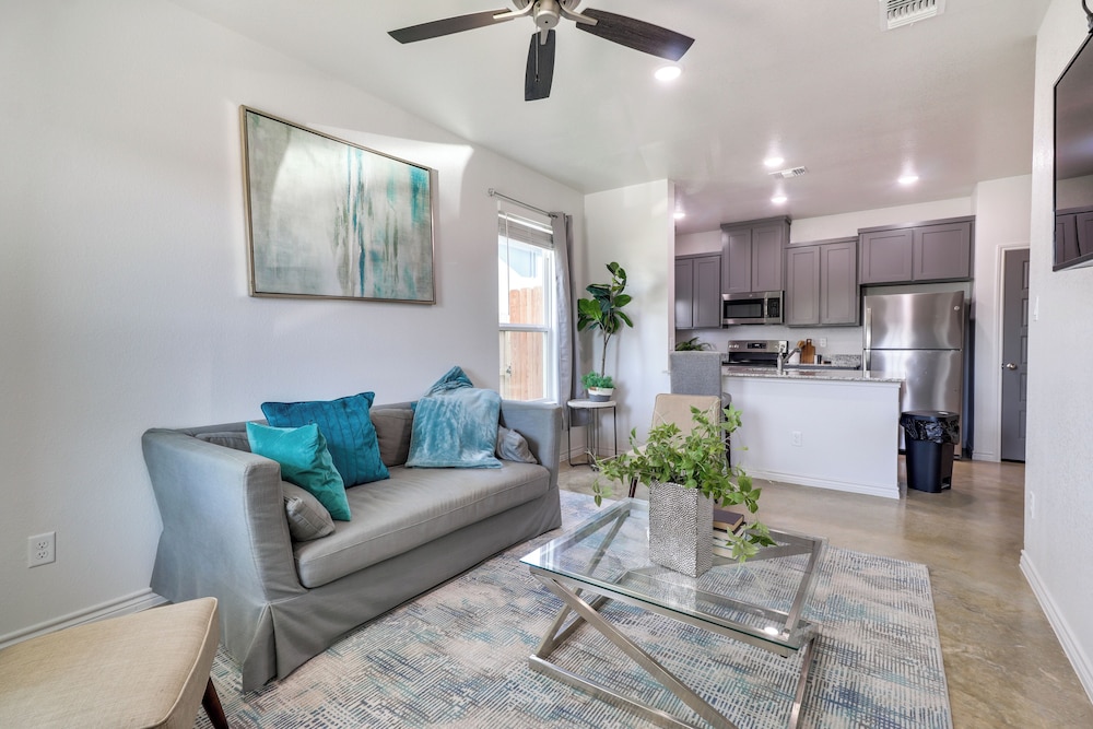 Newly Built Home: Close To Parks & Dining! - Temple, TX