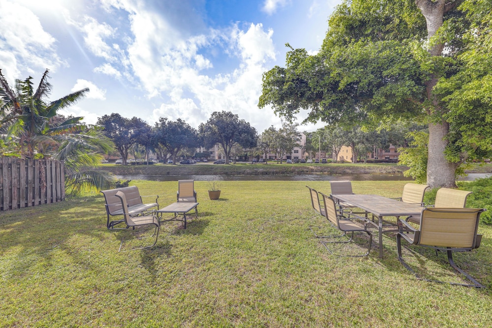 Riverfront Backyard & Grill: Sunrise Family Home - Sunrise, FL