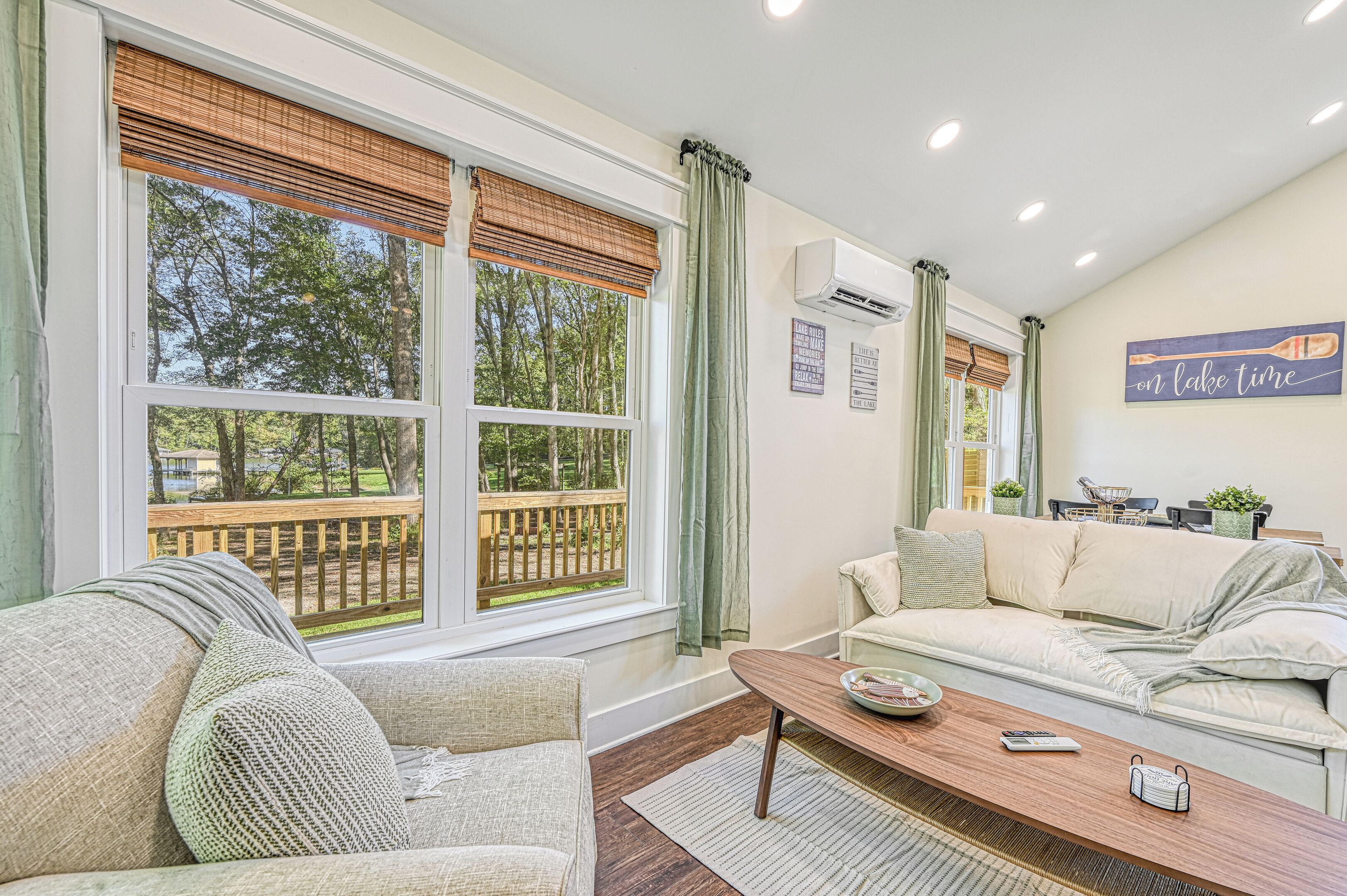 Red Roof Retreat At Lake Anna, Waterfront W/kayaks, Fire Pit, Grill & Large Deck - 維珍尼亞