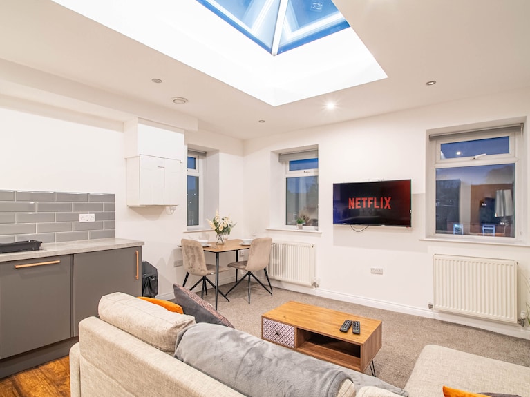 Dealhouse 1-bedroom Ideal For Business & Leisure - Lindley - Huddersfield