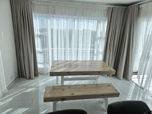 Apartamento, pátio, vista para o mar | Terraço/pátio interior