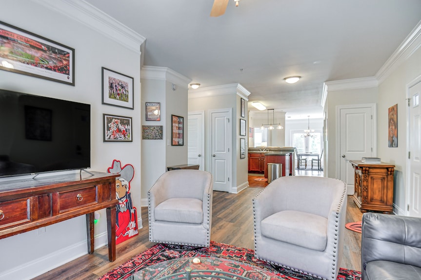 Ultimate Athens Retreat: 1 Mi To Uga & 5 Points - 雅典