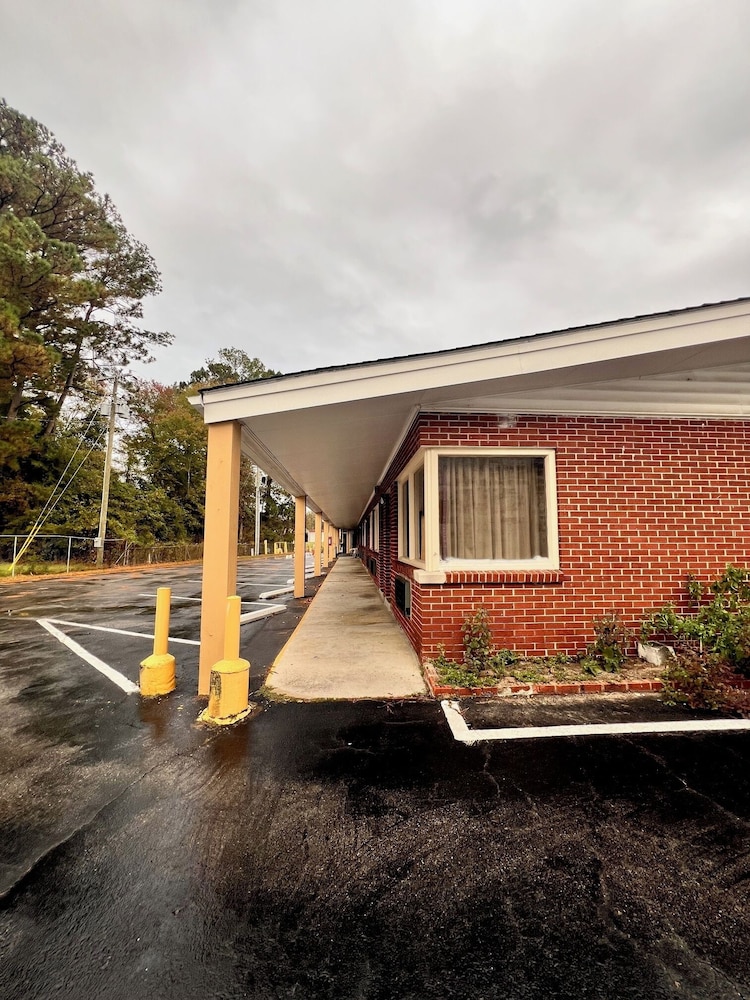 Budget Inn - Jacksonville, NC