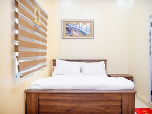 Apartamento Deluxe, varanda, Vista para a cidade | Secretária adequada para computadores portáteis, Wi-fi grátis 
