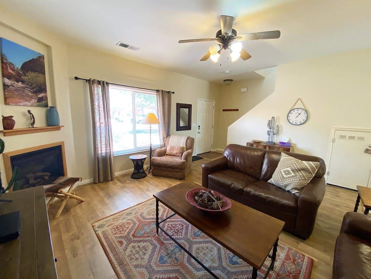 Pool & Hot Tub! Close To Zion National Park And Bryce Canyon And Hiking Trails I - Kanab, UT