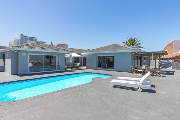 Beachfront, Private Pool, Pizza Oven, Pool Table, Fast Internet, Family Friendly - Cape Town