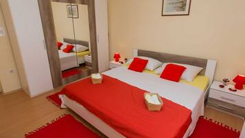 Apartamento (Two Bedroom Apartment) | 2 quartos, berços/camas para crianças, Wi-fi grátis