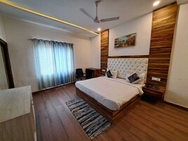 Quarto luxo | Escrivaninha