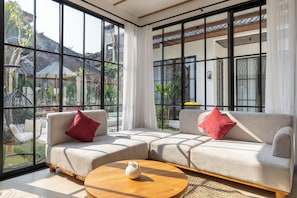 Villa | Sala de estar | TV de ecrã plano