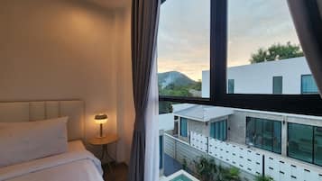 Casa, piscina privativa, vista para o parque | 3 quartos, cofre no quarto, cortinas/cortinados opacos