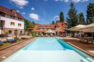 Piscina externa sazonal