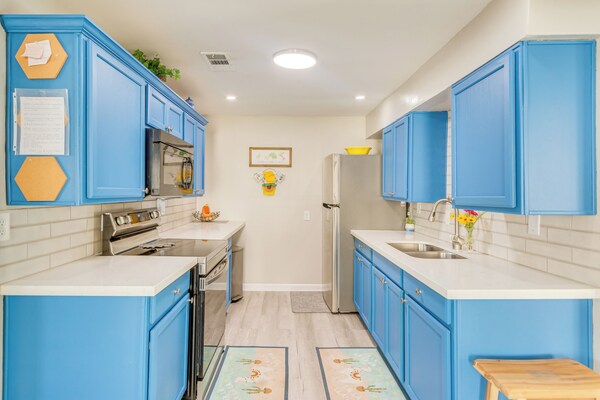 1 Mi To Dtwn: Home W/ Furnished Patio In Pensacola - Pensacola, FL