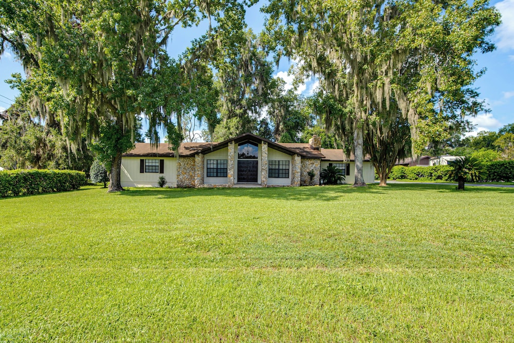 8 Mi To World Equestrian Center: Walkable Getaway - Ocala, FL