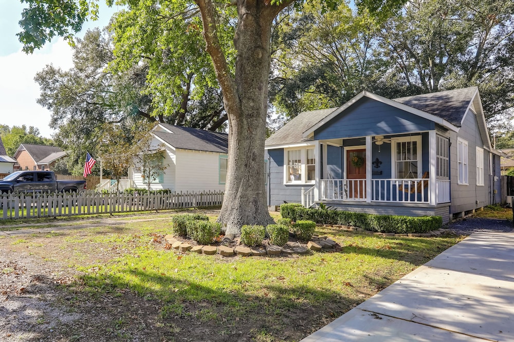 4 Mi To Dtwn: Baton Rouge Bungalow W/ Private Yard - Baton Rouge, LA