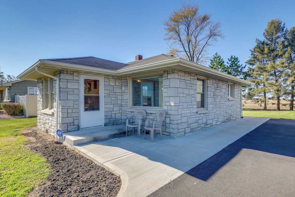 Private Patios & Sunset Views: Francesville Home - Indiana