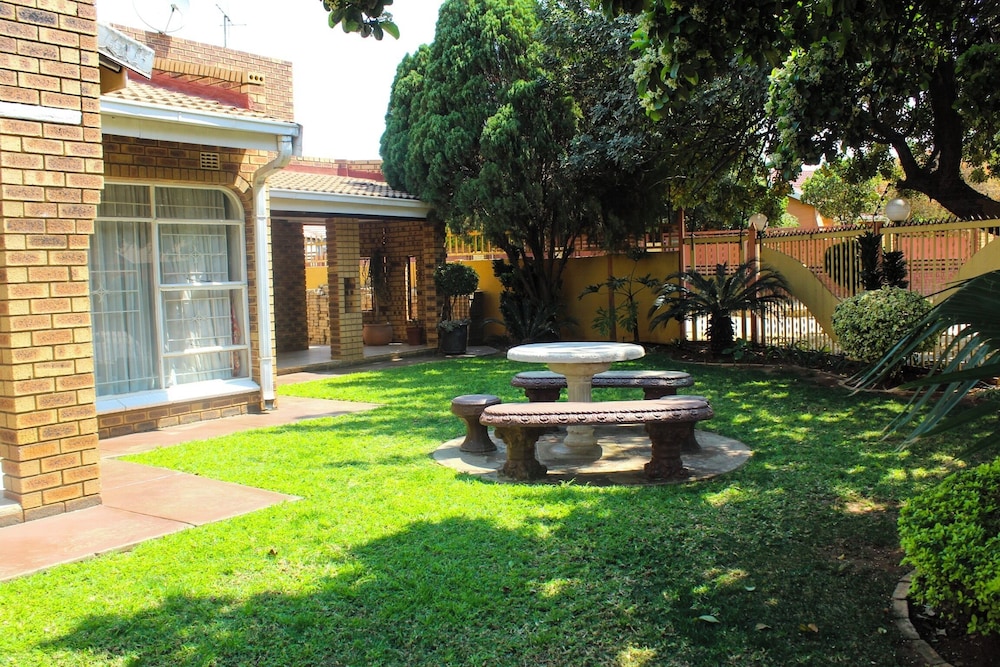 Mosele Wa Pula Guesthouse - Rustenburg
