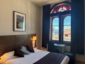 Quarto casal conforto | Vista para o lago