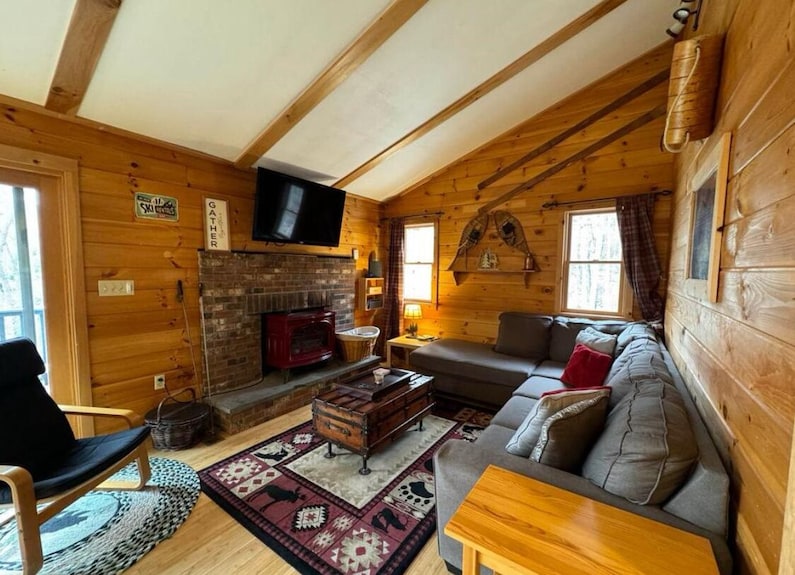 4-bedroom Chalet With Outdoor Hot Tub In Lovely Wilmington With Wifi - Vermont