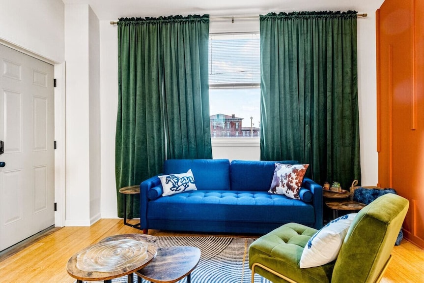 Sleeps 12, Hot Tub, Cowboy Pool, Firepits, Yard Games - Louisville Zoo, Louisville