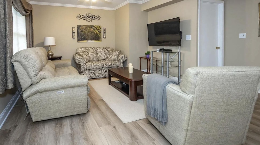 Charming 3-bedroom Northeast Facing Ranch With Ac In Delightful Edison - Edison