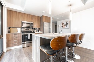 Apartamento luxo, vista para a cidade | Cozinha privada | Torradeira