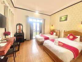 Quarto Duplo ou Twin Superior | Roupa de alta qualidade, minibar, cofre no quarto, secretária 