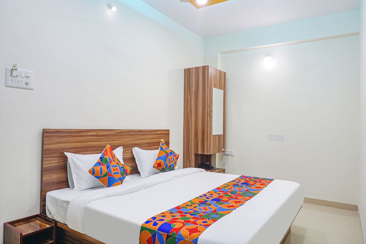 Quarto Deluxe, varanda | Lençóis de algodão egípcio, roupa de alta qualidade, cofre no quarto