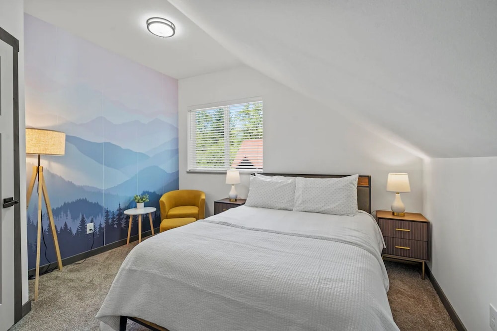 Perch - Forest Haven Hideaway – Hot Tub, Fire Pit & Adventure Near Mt. Rainier! - Ashford | Vrbo