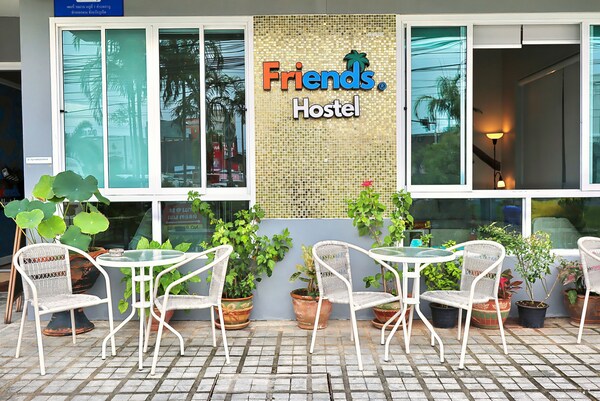 Friends Hostel - Phuket Airport - Nai Yang