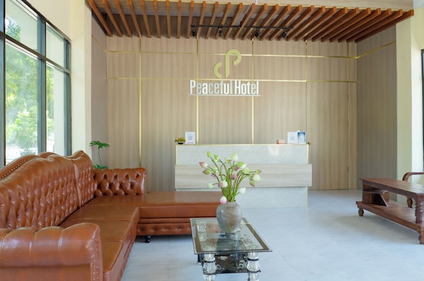 Peaceful Hotel - Vientiane