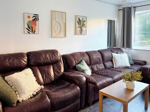 Casa, 3 quartos | Área de estar