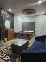 Quarto casal | Escrivaninha, Wi-Fi de cortesia, roupa de cama