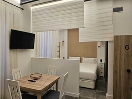 Apartamento Deluxe | Wi-fi grátis, roupa de cama fornecida