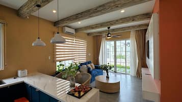 Vila superluxo | 2 quartos, escrivaninha, Wi-Fi de cortesia