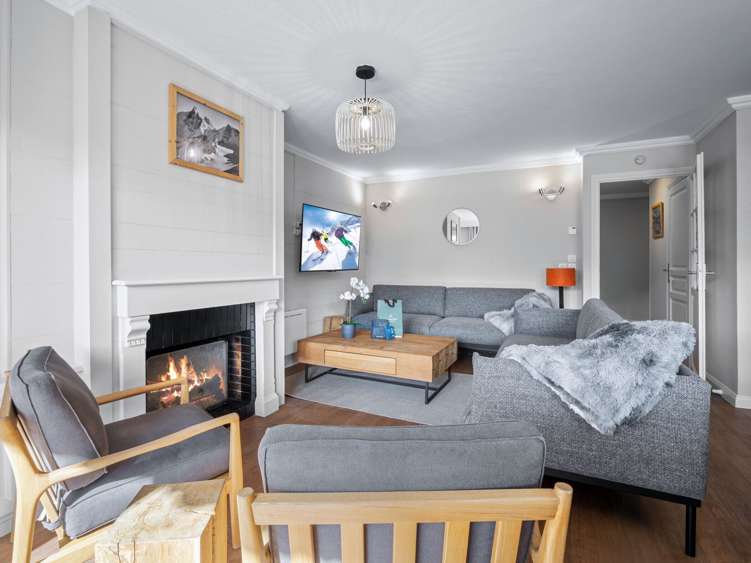 Spacious Apartment For 10 Pax In Val Thorens, Ski-in Ski-out, South-facing Balcony, Wellness Area - Savoie