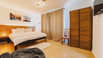 Apartamento Deluxe, varanda, vista para a montanha | 1 quarto, lençóis italianos Frette, roupa de alta qualidade, minibar
