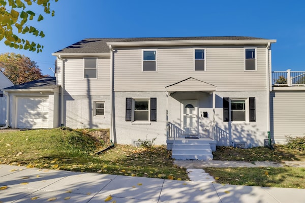 5 Mi To National Mall: Dc Home W/ Pool Table - Washington, D.C.