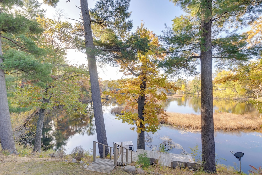 Antiquing & Fishing: Riverfront Waupaca Home! - Waupaca, WI