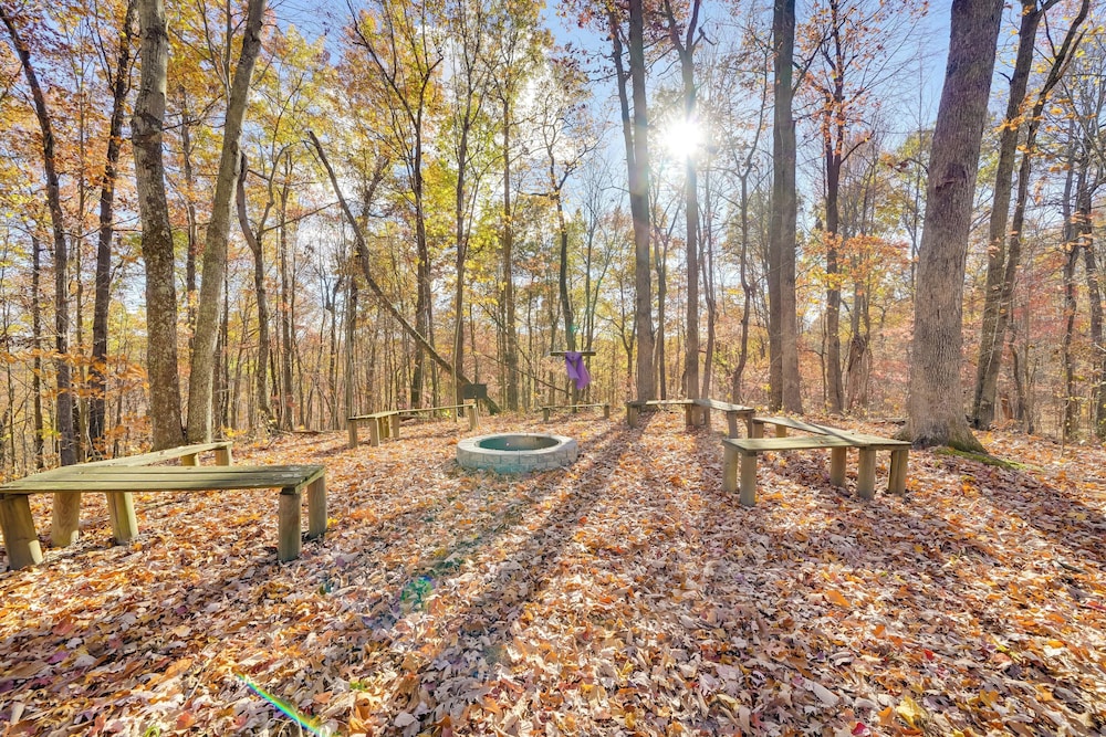 Hike & Picnic At Group Getaway In Rosedale! - Cedar Creek State Park, Glenville